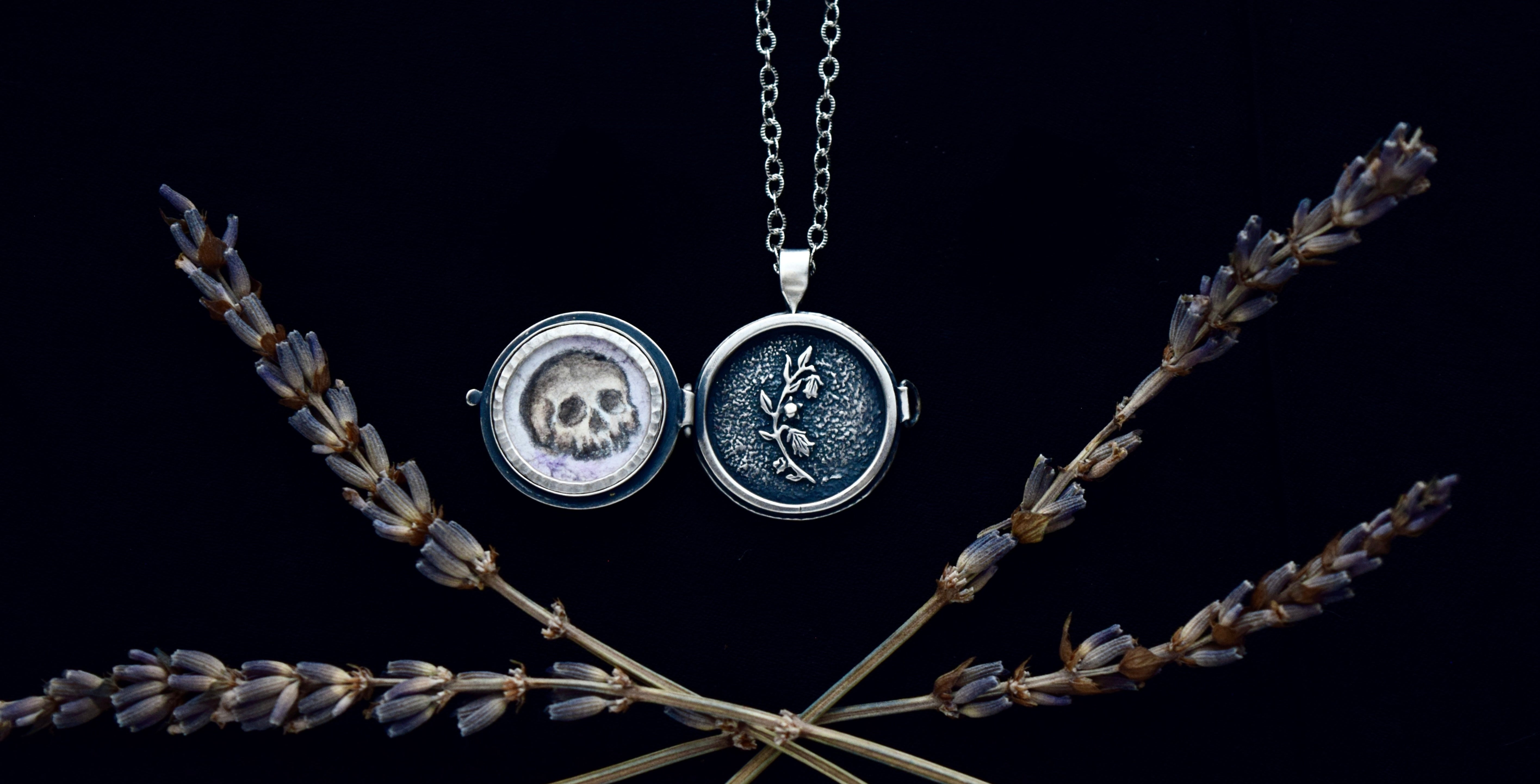 The Secret Gothic Garden Collection – Ariana Victoria Rose